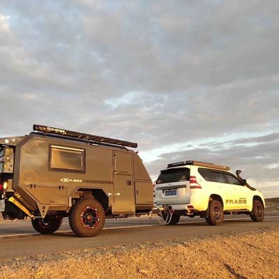 Big Camping Trailer NJSTAR 4 Season Off Grid Travel Trailer tùy chỉnh